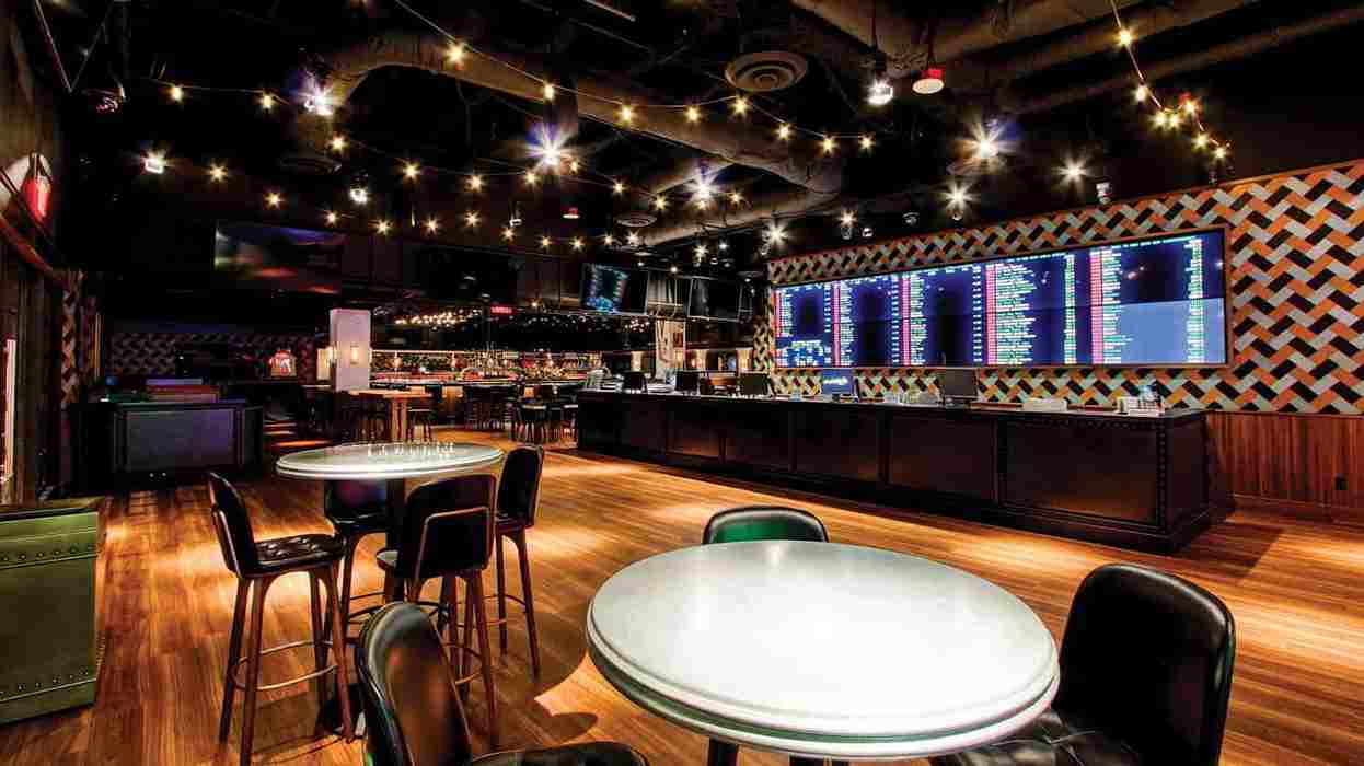 14 Best Place To Watch Football In Las Vegas: Must Visit (2026)