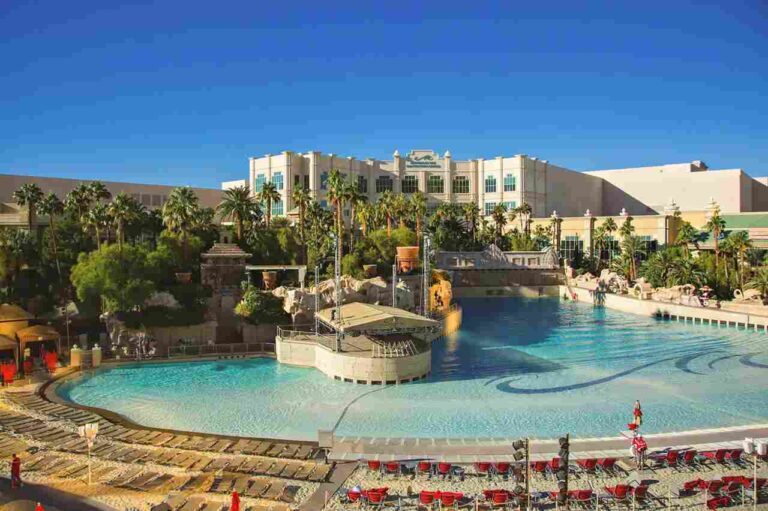 14 Best Pools For Kids In Vegas In 2026