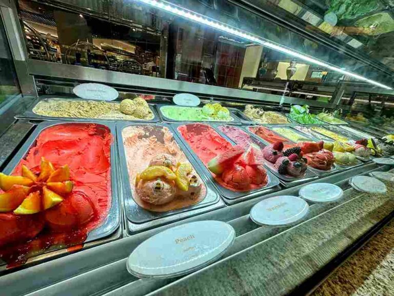 15 Best Caesars Palace Restaurants You Must Try in Las Vegas (2026)