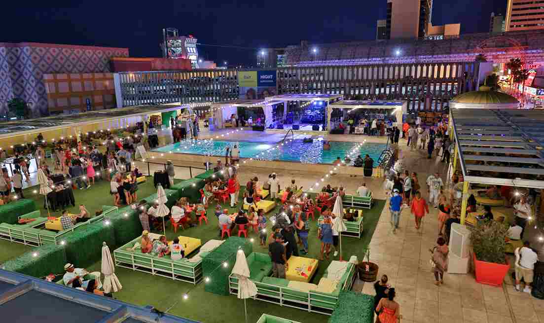 16 Non-Stop Fun Best Party Hotels In Vegas (2026)