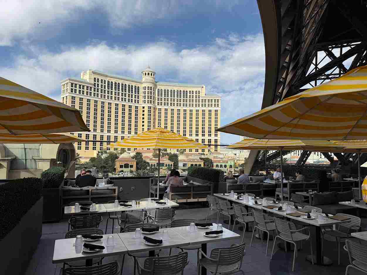 13 Best Rooftop Restaurants In Las Vegas (Must Visit in 2026)