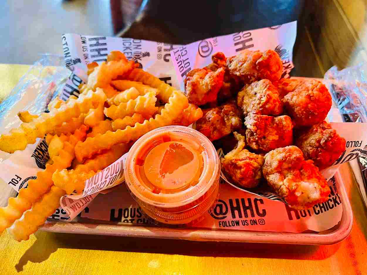 12 Places Serving the Best Fried Chicken in Las Vegas (Crispy & Juicy!)