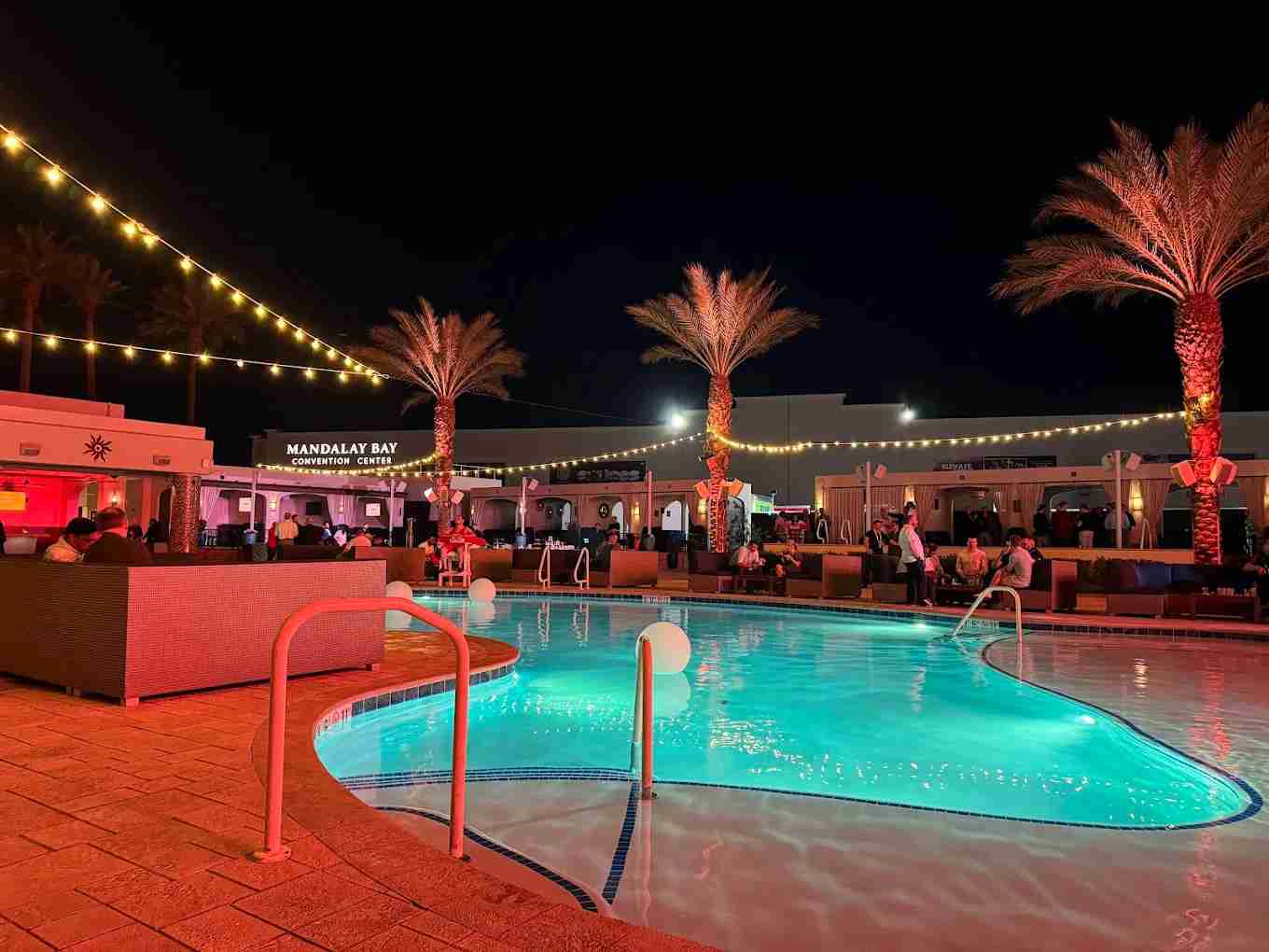 11 Best Pool Parties In Las Vegas That Are Totally Worth the Hype